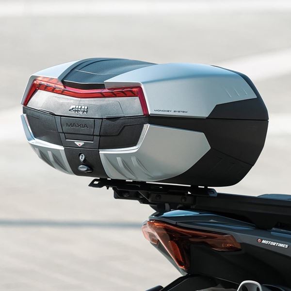 Baú / Bauleto Givi V58N Maxia 5 Lente Vermelha 58 Litros - Prata/Preto - Grid Motors