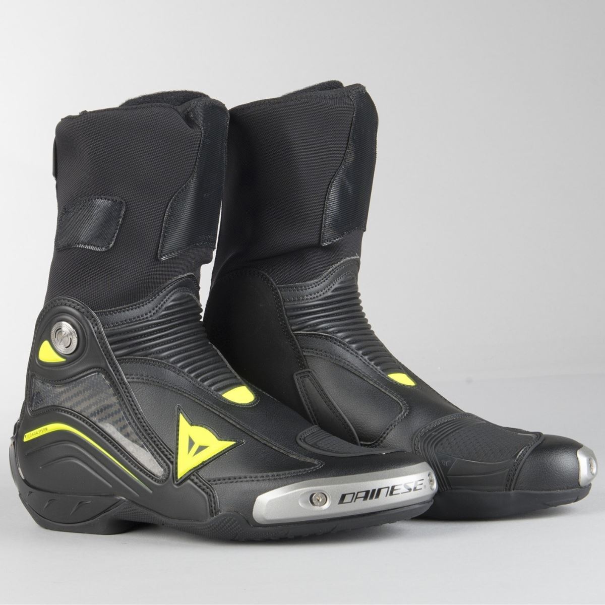 Bota Dainese Axial D1 Preto/Amarelo Fluor - Grid Motors